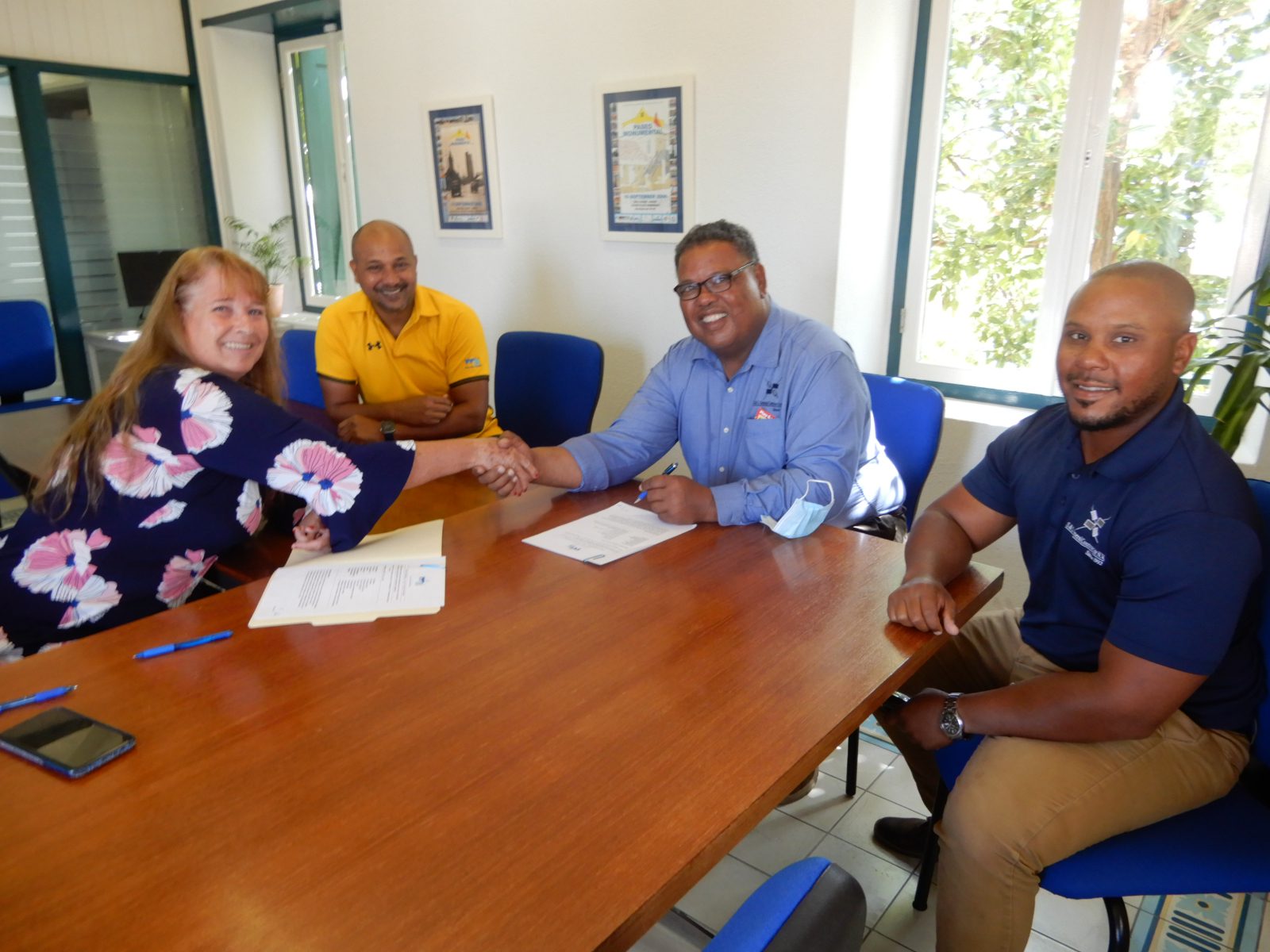 Recientemente Monumentenbureau a haci entrega di proyecto di mantencion ...